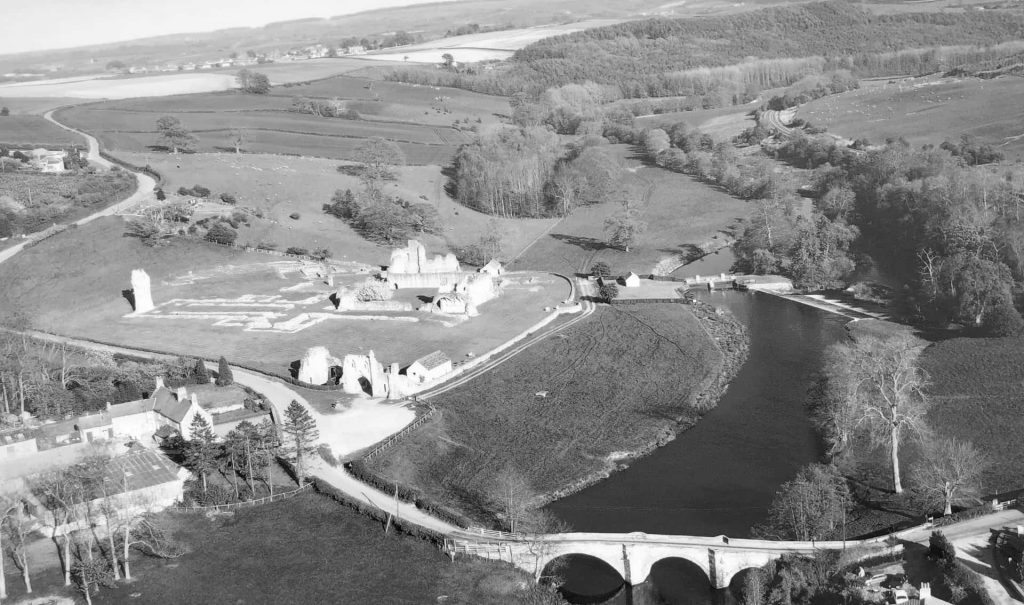Castle Howard Walk: Coneysthorpe to Welburn Plus Kirkham Priory