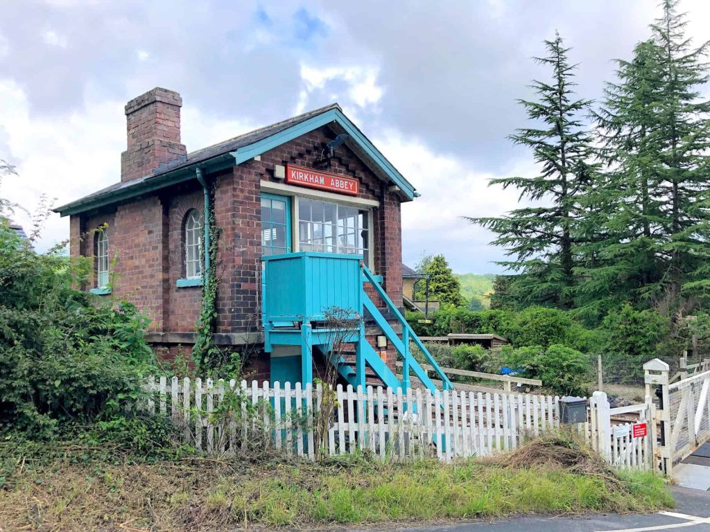 Castle Howard Walk: Coneysthorpe to Welburn Plus Kirkham Priory