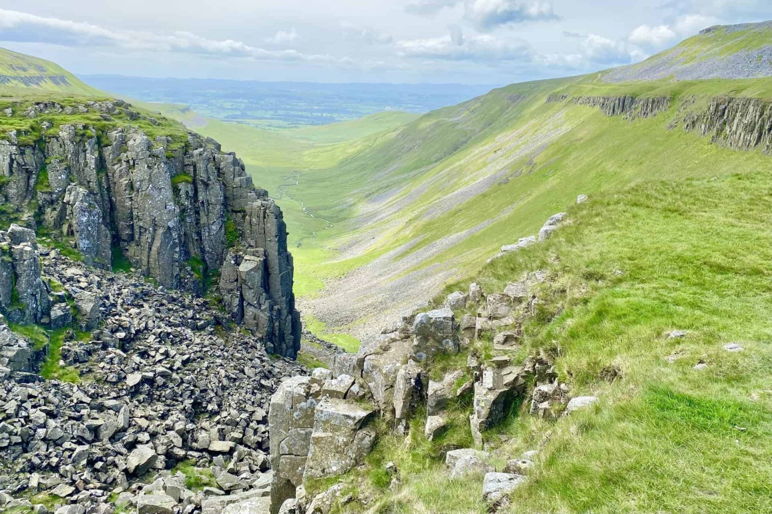 High Cup Nick: Circular Walk from Murton Including Murton Pike
