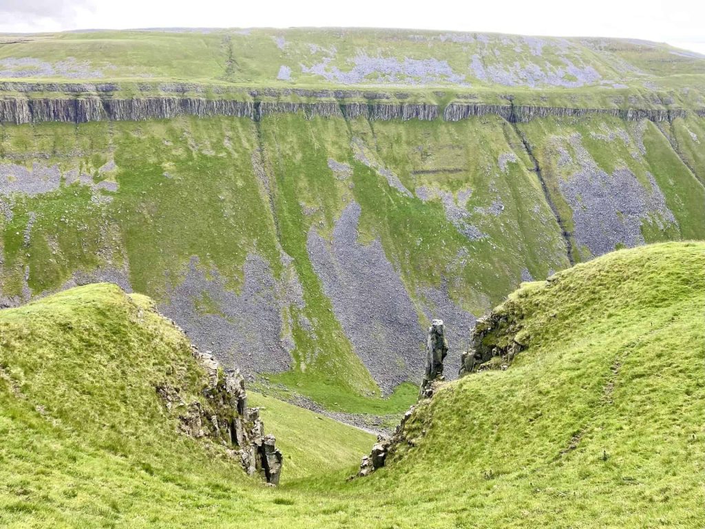 High Cup Nick: Circular Walk from Murton Including Murton Pike