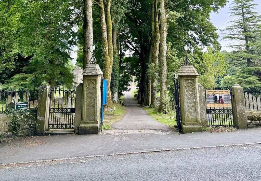 Aysgarth Walk: Exploring Aysgarth Falls and Historic Castle Bolton
