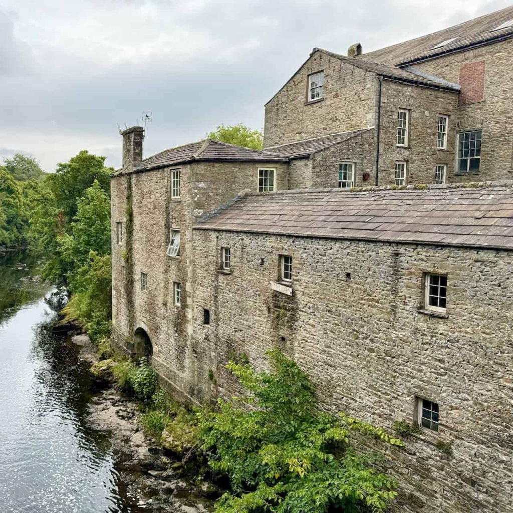 Aysgarth Walk: Exploring Aysgarth Falls and Historic Castle Bolton