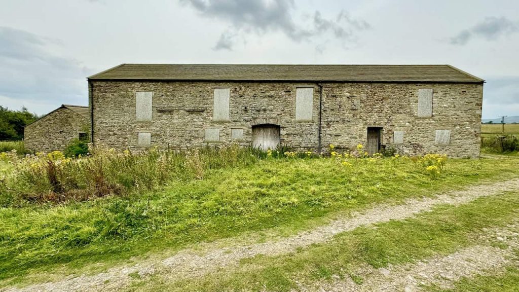 Aysgarth Walk: Exploring Aysgarth Falls and Historic Castle Bolton