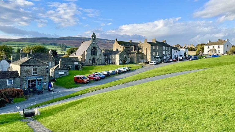 Fremington Edge Walk: Discover the Best Route Starting in Reeth