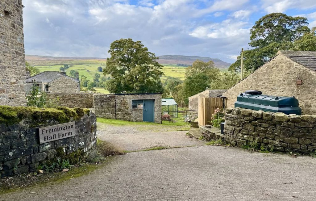 Fremington Edge Walk: Discover the Best Route Starting in Reeth