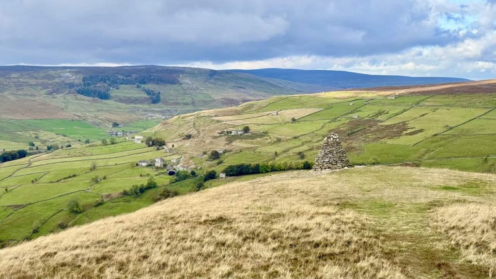 Fremington Edge Walk: Discover the Best Route Starting in Reeth