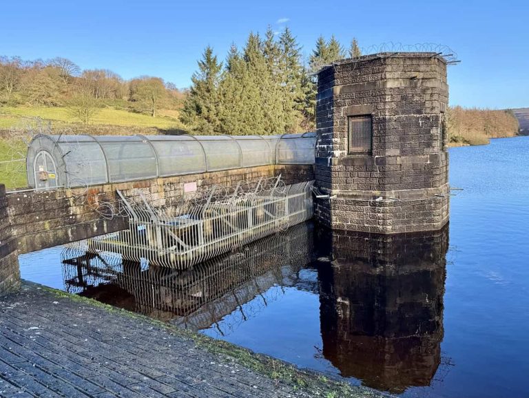 Cod Beck Reservoir Walk: Scenic Route Starting in Osmotherley