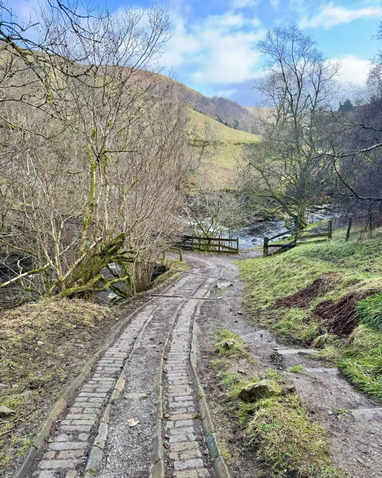 Muker Walk: Best Swaledale Hiking Route for Waterfalls & Views